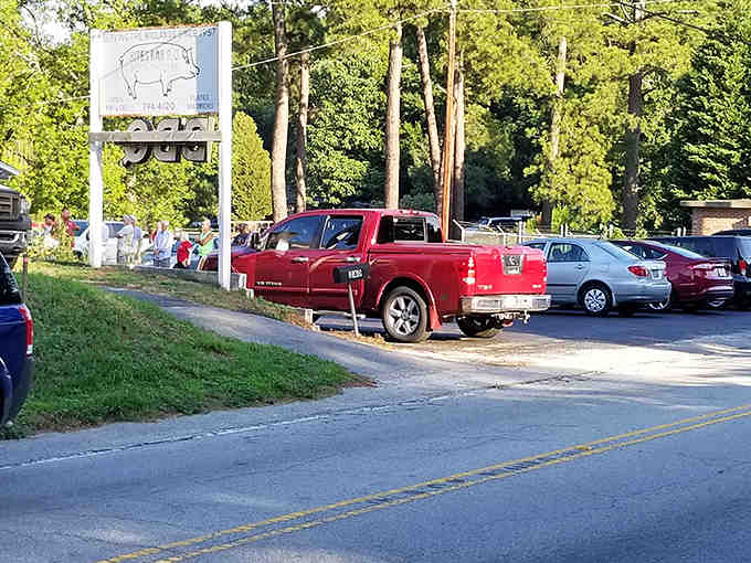 When the parking lot looks like this, you know you've found something the locals refuse to share.