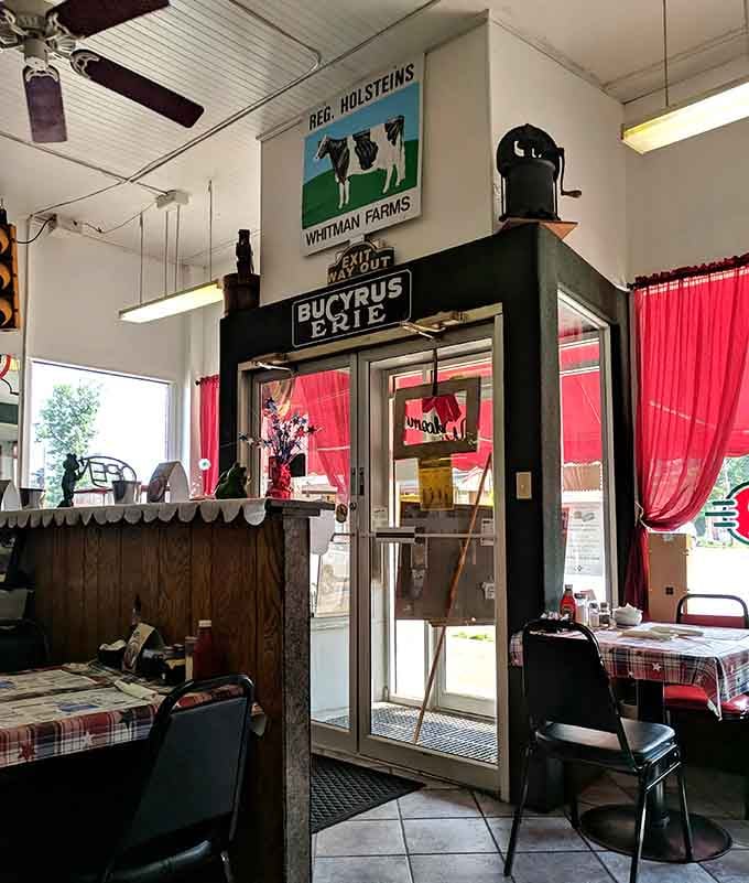 Walking through this door means leaving your diet outside and embracing the kind of meal your grandmother would approve of.