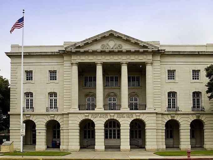 The Old Post Office's neoclassical grandeur reminds you that this border city has always been important to American history.