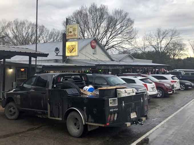 When the parking lot looks like this, you know you've found something special that locals have been hiding.