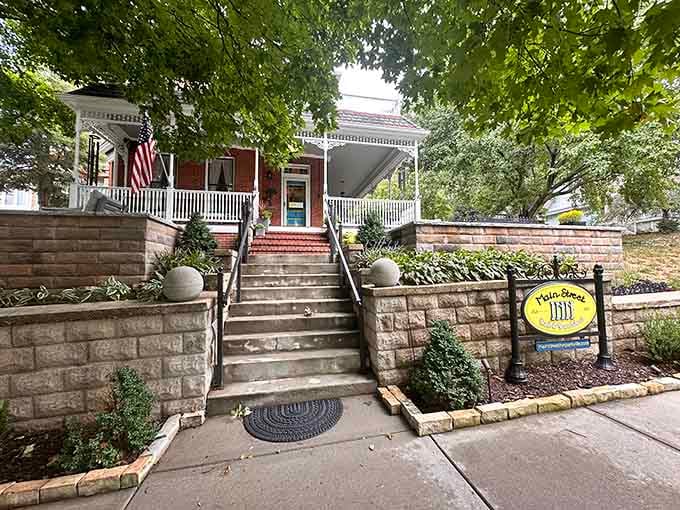 Victorian elegance perched on terraced stone, this inn understands that hospitality starts with a grand entrance and ends with comfort.