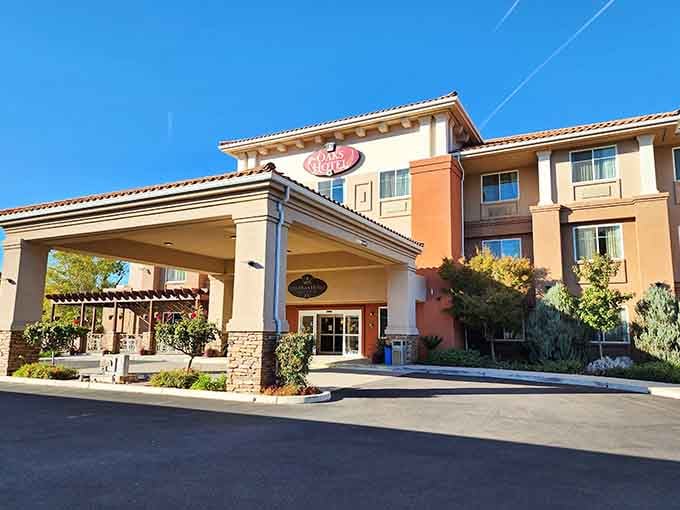 The Oaks Hotel welcomes guests with California warmth and none of that corporate "have a nice day" robotics.