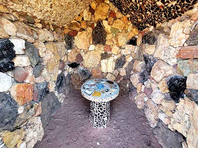 Even the interior spaces get the full rock treatment, with tables and walls that showcase true artistic dedication.