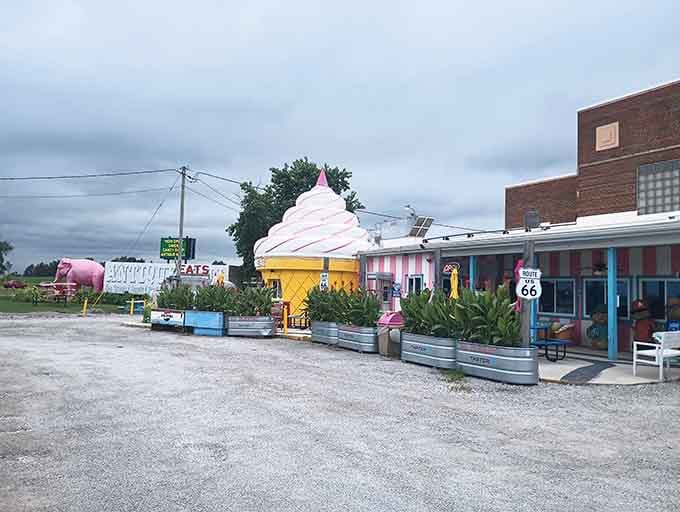 The whole area embraces the quirky spirit, creating a wonderfully weird roadside destination worth exploring thoroughly.