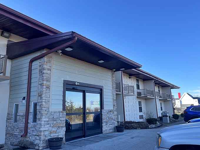 Modern accommodations ensure visitors can experience Richmond's charms without sacrificing contemporary comfort or reliable Wi-Fi access.