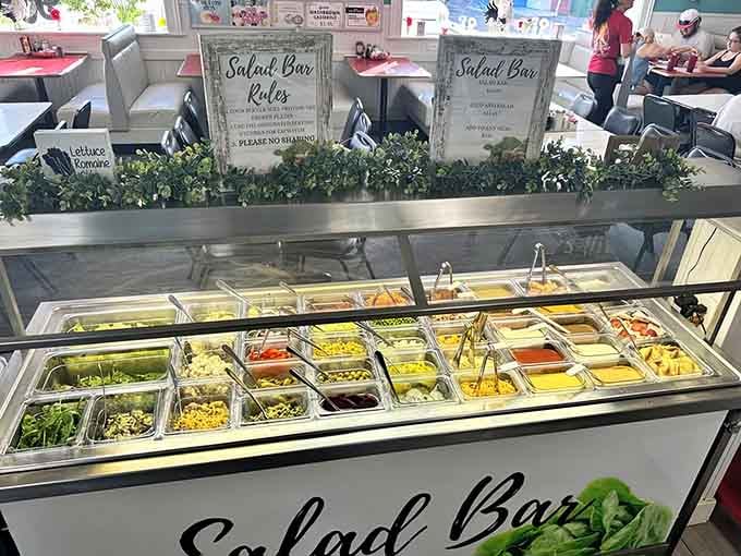 A full salad bar at a breakfast joint proves Ruthy's takes lunch just as seriously.