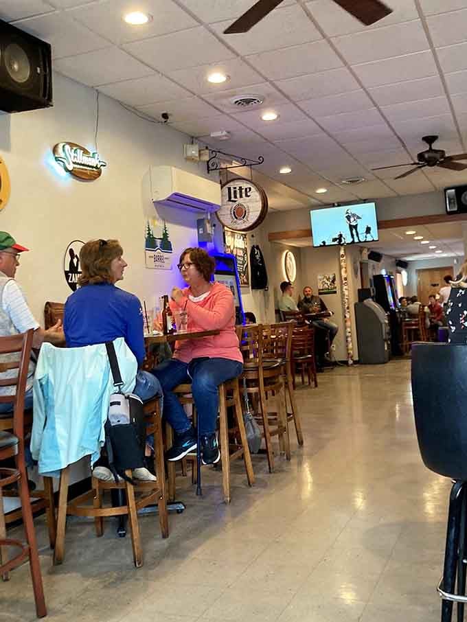 Locals know what's good, and these happy diners prove Ryan's has earned its stellar reputation.