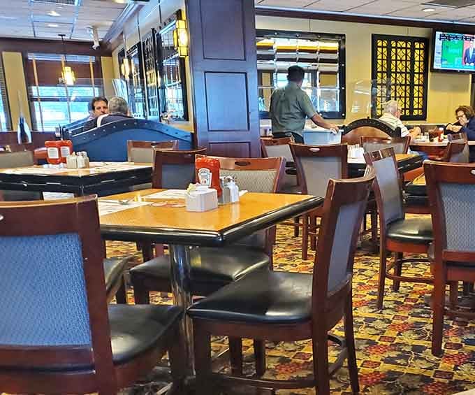 Real people enjoying real meals in a real diner &ndash; this is the kind of scene that makes you want to pull up a chair.