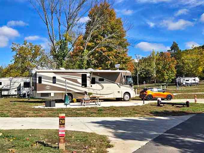 RV camping here means waking up to fall colors and lake breezes, basically retirement goals on wheels.