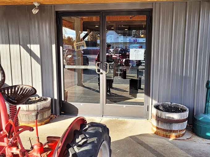 The entrance welcomes you with country charm and the promise of a meal that'll make you very, very happy.