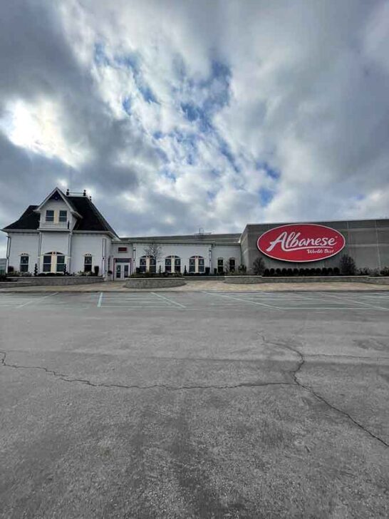 The Sweetest Factory Tour In Indiana Is Every Candy Lover's Dream