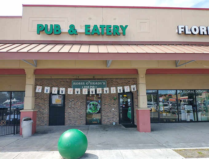 Irish hospitality meets Lowcountry location at this welcoming spot where pub fare and friendly faces await inside.