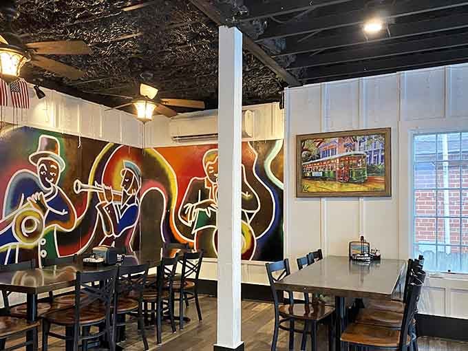 A mural of jazz musicians keeping the New Orleans spirit alive while you dig into your etouffee or gumbo.