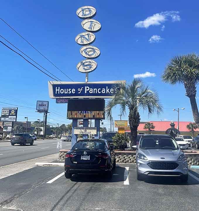 That vintage sign towers above the parking lot like a beacon guiding the hungry home to breakfast salvation.