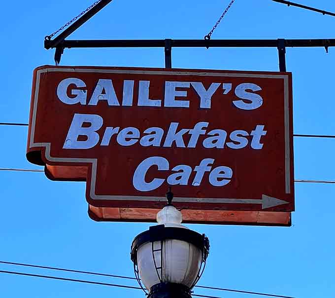 That vintage sign has been guiding hungry folks to happiness, one breakfast at a time, like a delicious beacon of hope.