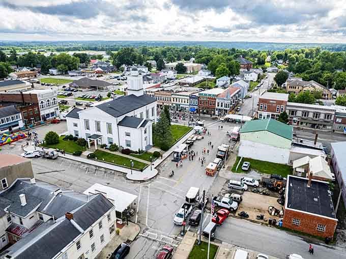 From above, Georgetown reveals its compact charm, a complete community where everything you need is wonderfully within reach.