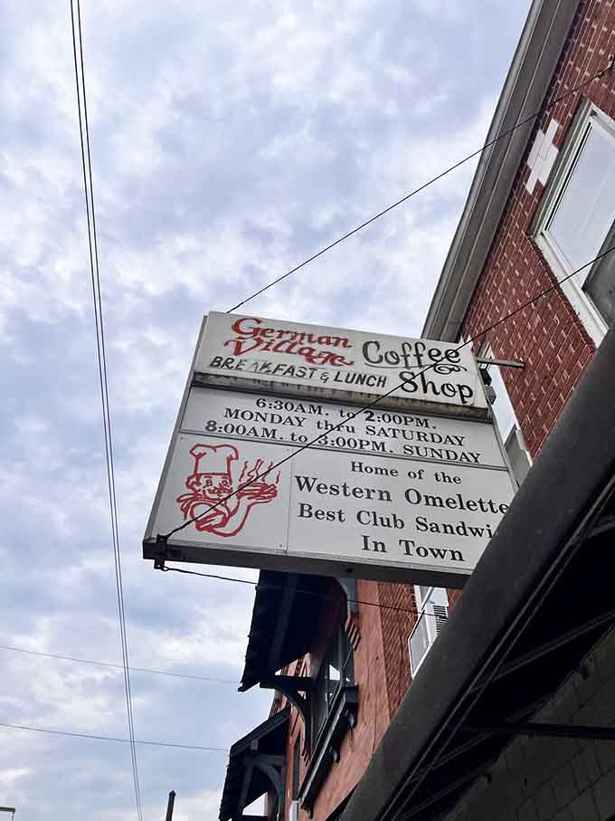 That sign outside makes bold claims about omelets and club sandwiches, and backs up every single word beautifully.