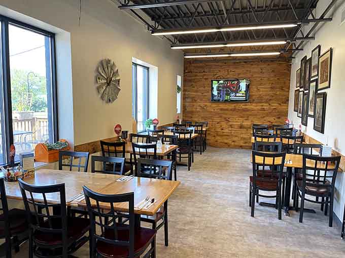 Step inside and discover where modern comfort meets Dutch tradition in the most delicious way possible.