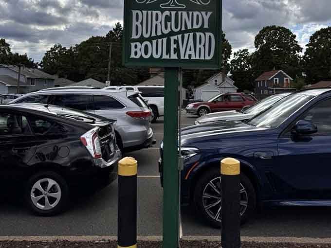 Parking that actually exists, a luxury rarer than truffle oil in most Minneapolis dining destinations these days.