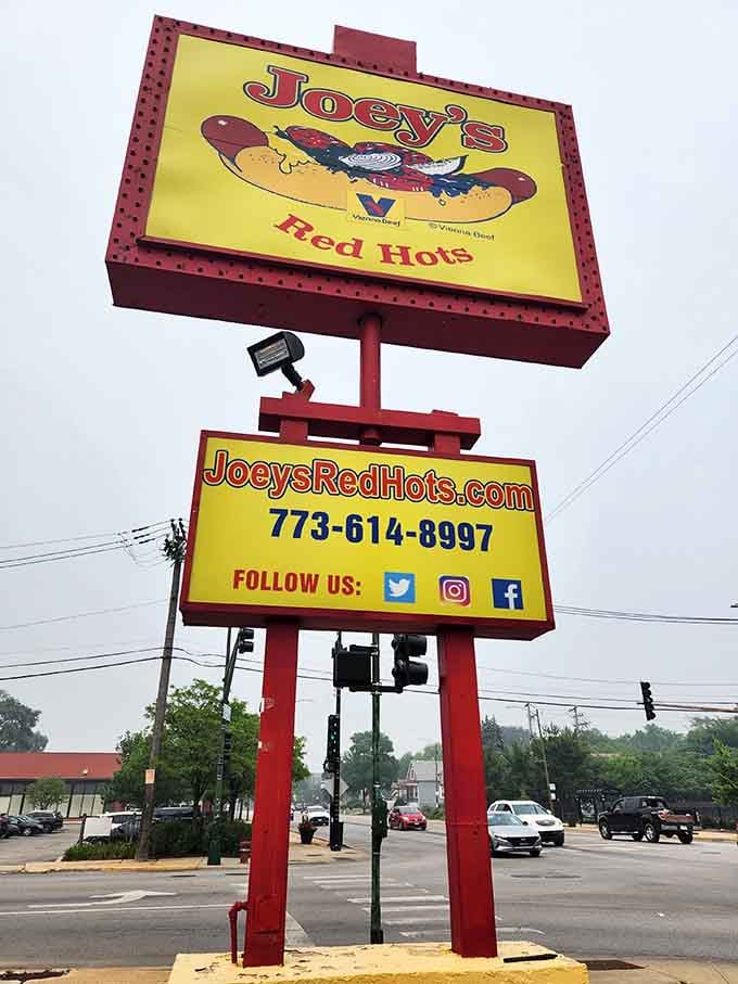 That towering sign ensures you'll never drive past accidentally, like a lighthouse guiding hungry ships to shore.