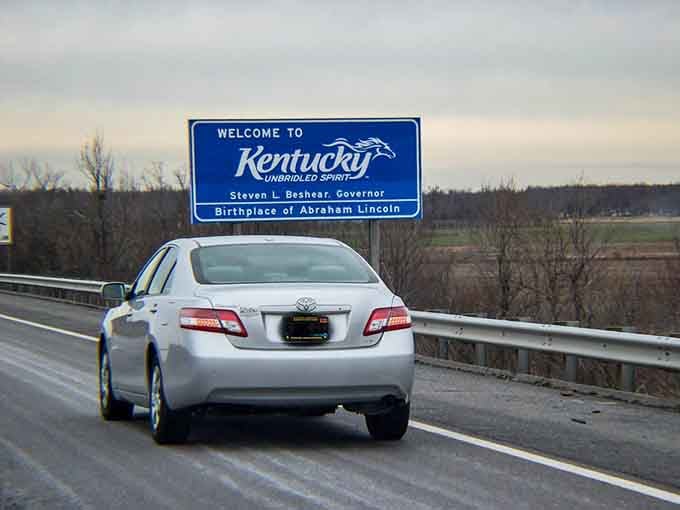 One silver sedan crosses the threshold where countless travelers have felt that unmistakable "almost home" sensation.