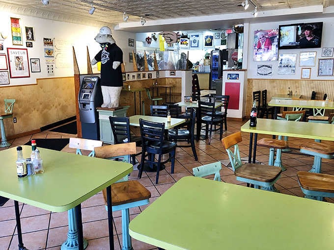 Bright tables, eclectic decor, and enough seating to accommodate the steady stream of burger devotees who know what's up.