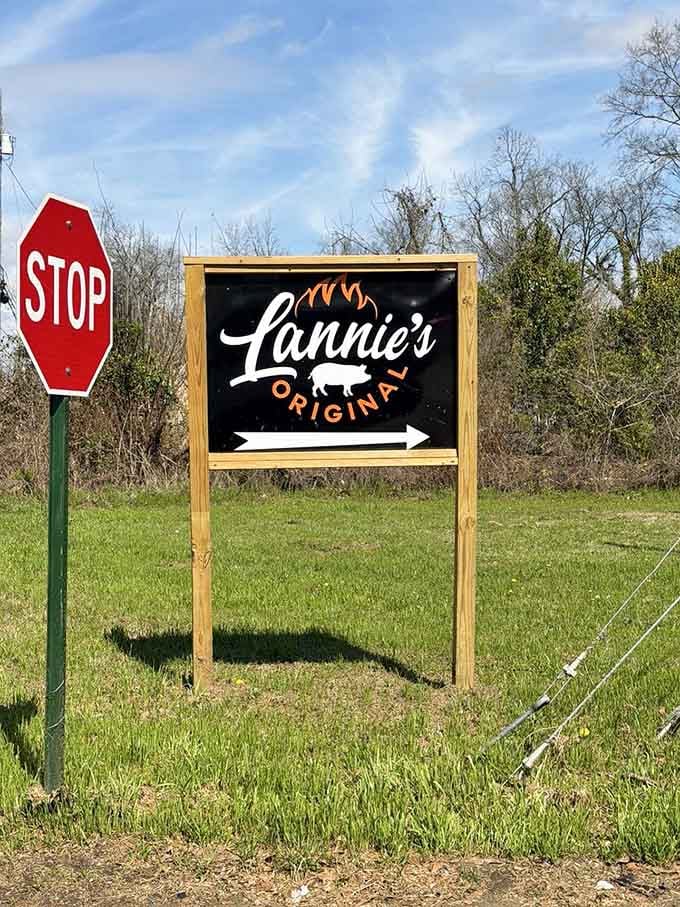Even the roadside sign knows to keep it simple: just point hungry travelers in the right direction already.