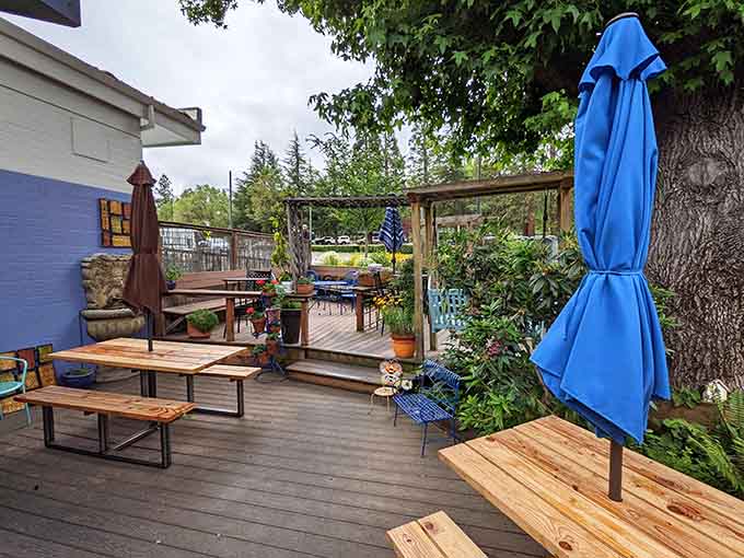 The spacious patio with picnic tables lets you enjoy your breakfast surrounded by greenery and fresh air.