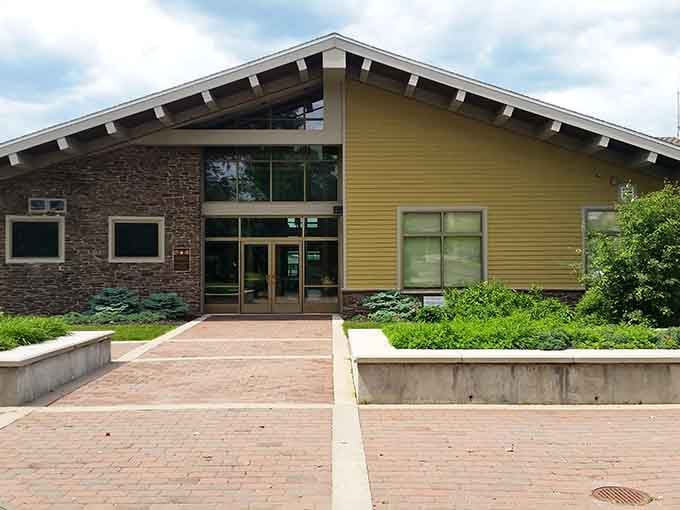 The modern Dobisky Center brings contemporary design to a historic city that embraces both past and future.