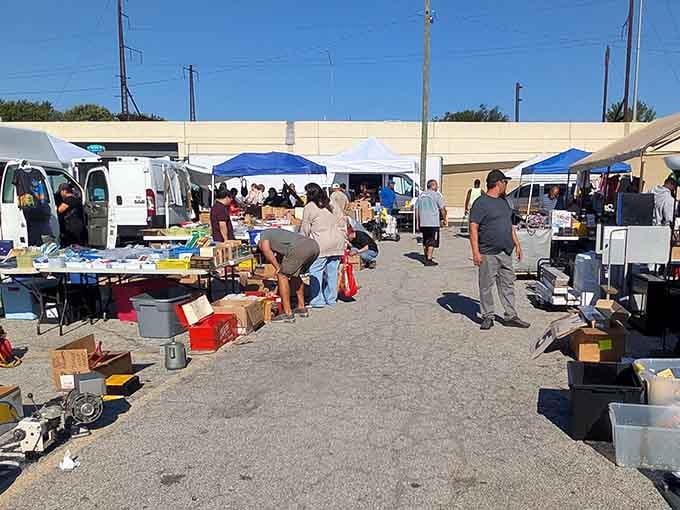 Blue skies overhead and deals underfoot, this outdoor market proves that shopping doesn't need walls to be absolutely wonderful.