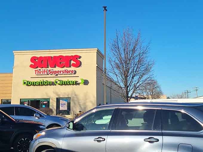 A packed parking lot tells the story: people really are driving across Illinois for this place.