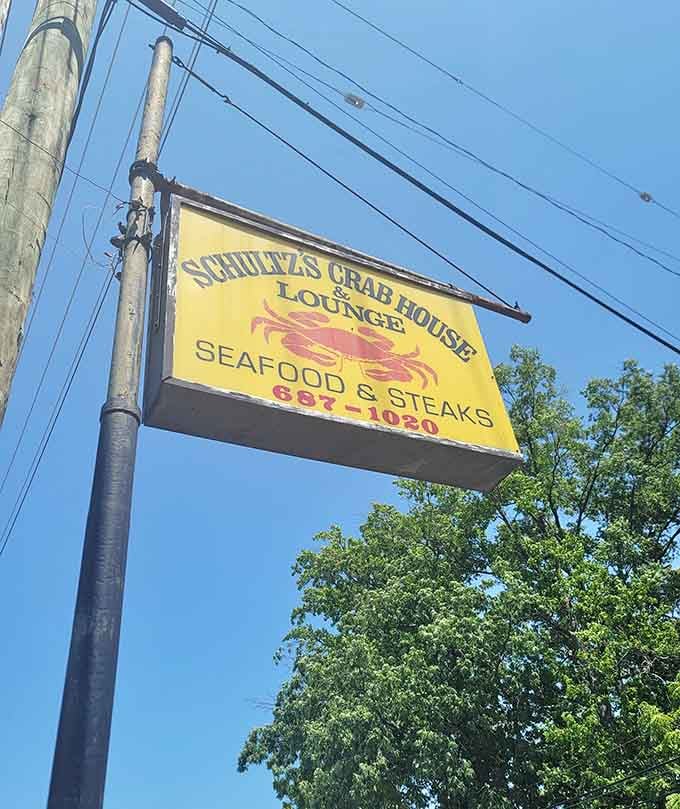 This sign has been guiding hungry travelers to seafood salvation since your parents were probably dating.