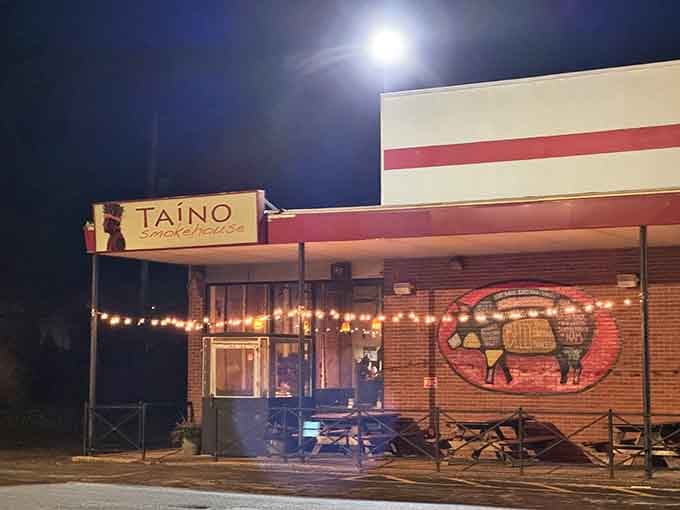 The place glows invitingly at night, like a lighthouse guiding hungry souls to their smoky salvation.