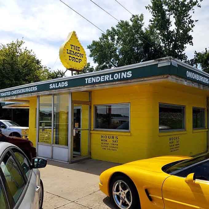 The kind of classic roadside stand that makes you want to pull over immediately, diet be darned.