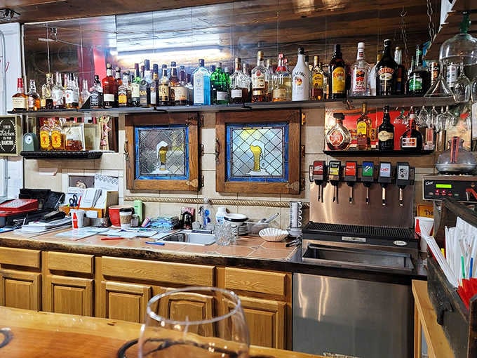 Even the kitchen has personality, letting travelers experience what "a bit of country cookin'" really means out here with its enormous collection of flavors.