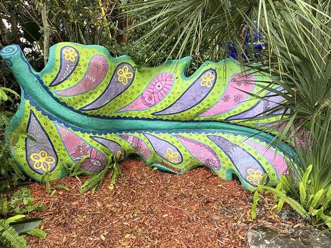 This giant leaf bench offers seating that's equal parts functional furniture and conversation starter for your Instagram feed today.