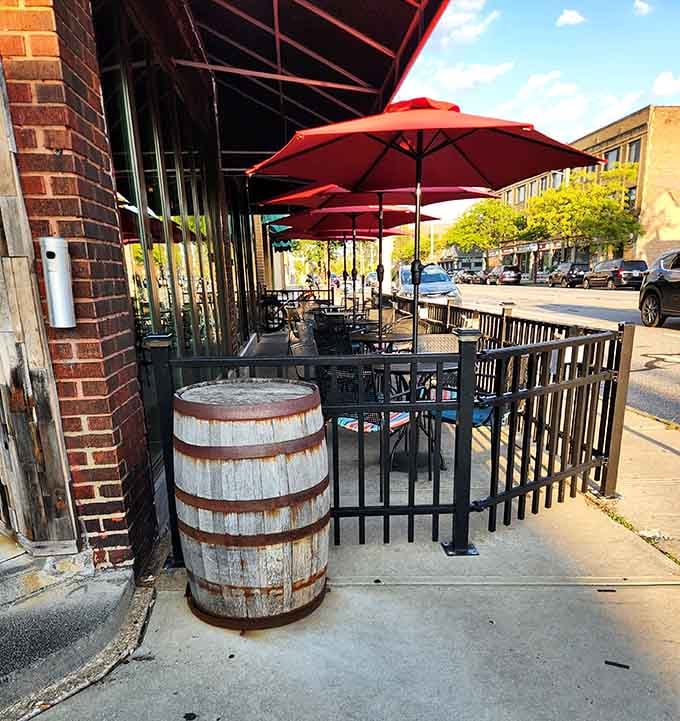Street-side seating lets you people-watch while tackling a plate of ribs, combining two of life's simple pleasures.