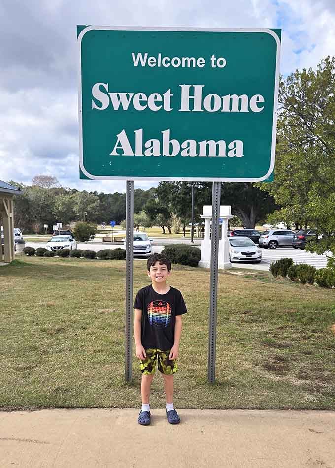 The next generation learning early that this sign means something special. That's how traditions continue, y'all.