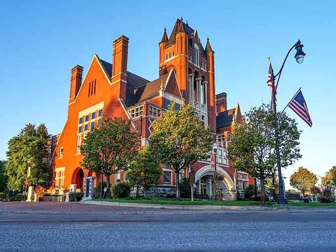 That courthouse looks like it escaped from a Disney movie and decided Kentucky was nicer than Fantasyland.