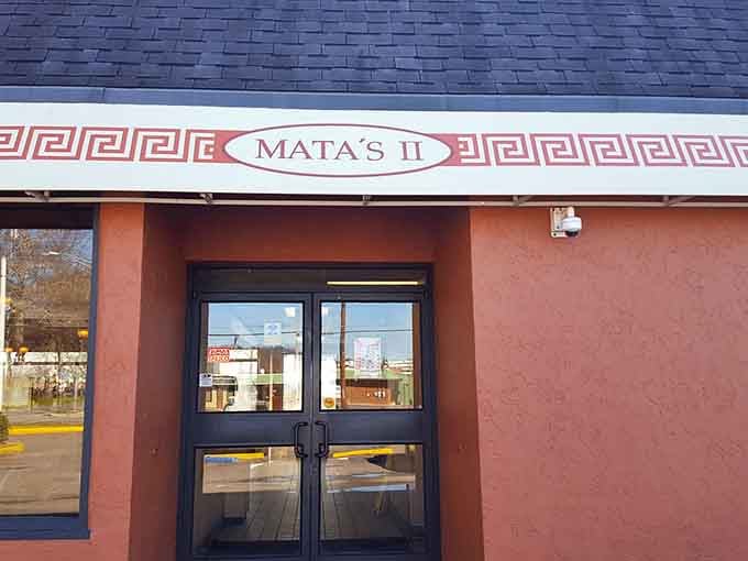 That Greek key border trim tells you Mediterranean flavors await behind those welcoming doors at Mata's II.