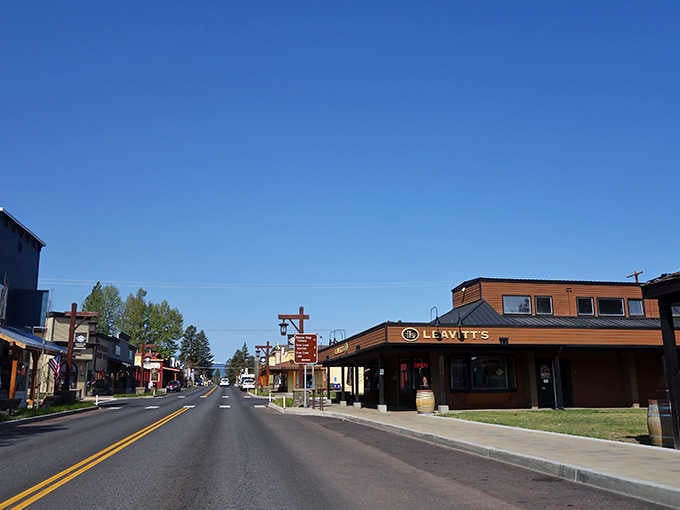 Wide-open streets under endless blue skies make Sisters look like a Western movie set come to life.