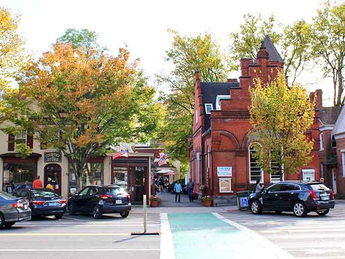 Autumn in Stockbridge: where historic architecture, golden leaves, and that unhurried pace remind you why small-town America never goes out of style.