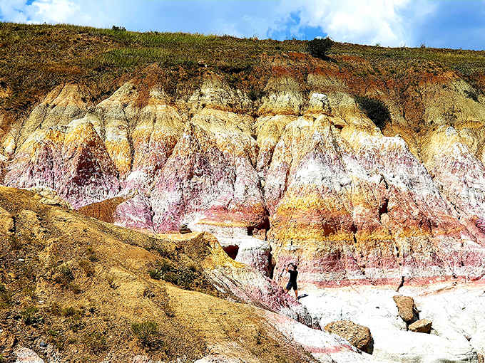 Mother Nature went wild with her paintbrush here, creating striped clay towers in pink, orange, and purple hues.