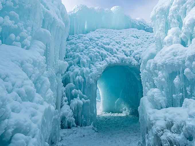Step through this frozen archway and discover tunnels that would make Elsa jealous of your winter kingdom.