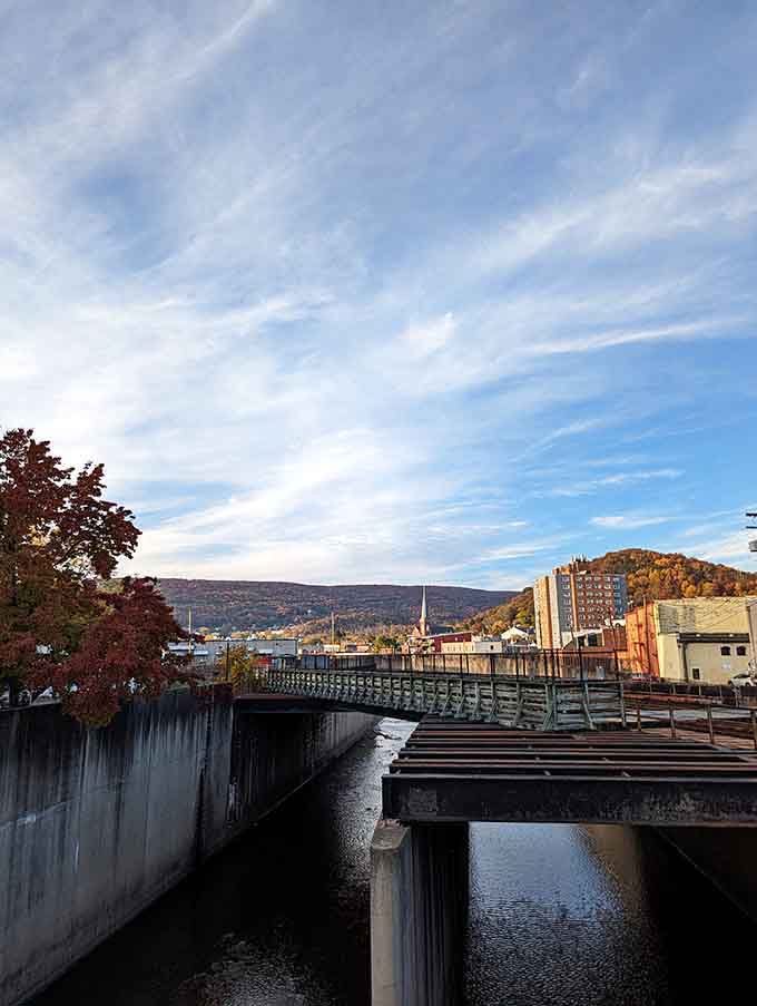 Where Wills Creek meets the Potomac, Cumberland sits pretty like it's posing for a postcard nobody asked for but everyone wants.
