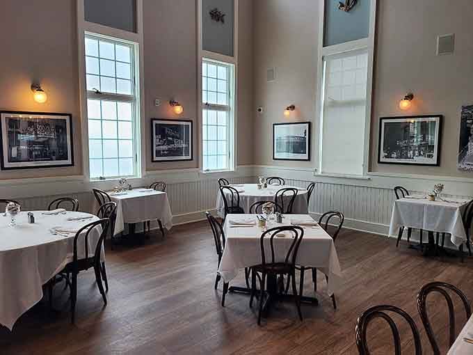 Classic white tablecloths and bentwood chairs create the kind of dining atmosphere your grandparents would absolutely approve of.
