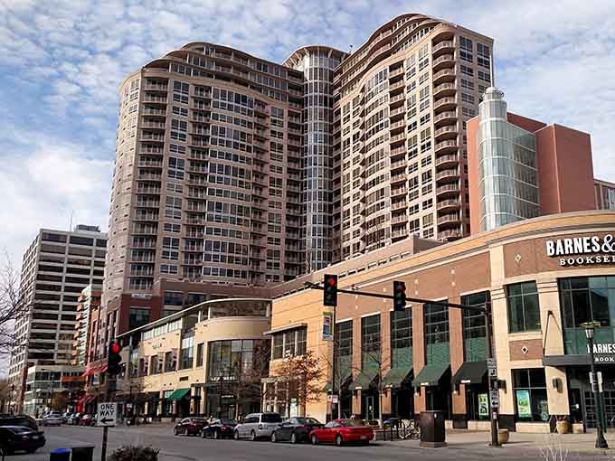 Downtown Evanston blends modern towers with walkable charm, like someone mixed Manhattan with a European plaza.