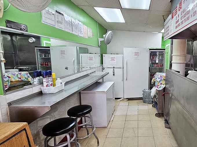 Minimalist chic meets maximum efficiency in this gleaming temple of affordable deliciousness and fluorescent lighting.