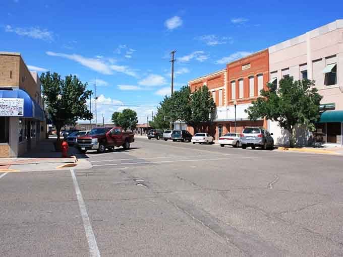 Main Street La Junta offers angle parking and actual available spaces, a concept lost on most Colorado towns.