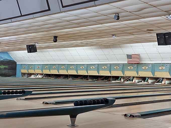 That mountain mural has witnessed more strikes, spares, and celebrations than most of us have had hot dinners.